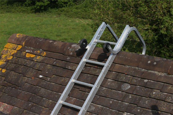 How to Use a Roof Ladder at Work