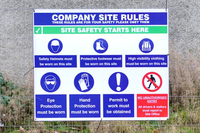 How to use PPE Signs in the Workplace